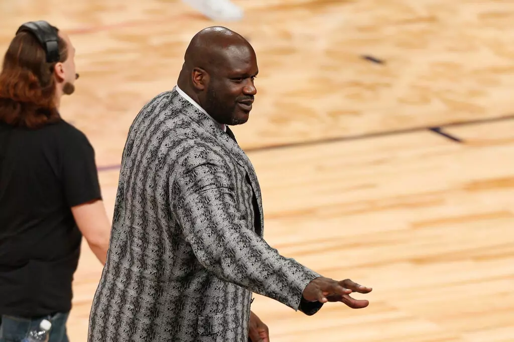 I-NEW ORLEANS, LA - FEBRUARY 18: UShaquille O'Neal uya kwi-2017 Taco Bell Skills Challenge kwi-Smoothie King Centre ngoFebruwari 18, 2017 eNew Orleans, eLouisana. INGXELO KUMSEBENZISI: Umsebenzisi uyavuma kwaye uyavuma ukuba, ngokukhuphela kunye/okanye ukusebenzisa le foto, umsebenzisi uyavumelana nemigaqo nemiqathango yeSivumelwano seLayisensi yeMifanekiso yeGetty.