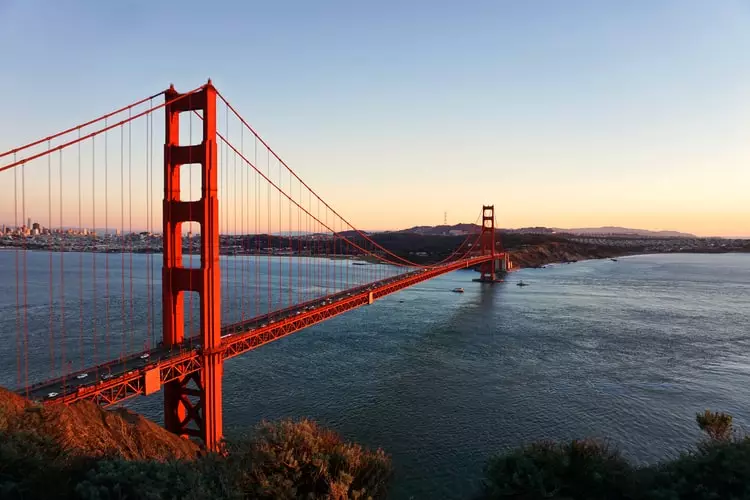 Golden Gate Köprüsü'nün görüntüsü.