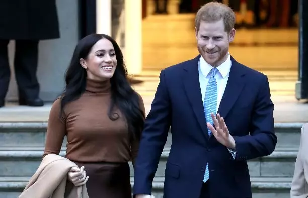 Prinz Harry und Meghan Markle treten offiziell von ihren königlichen Pflichten zurück