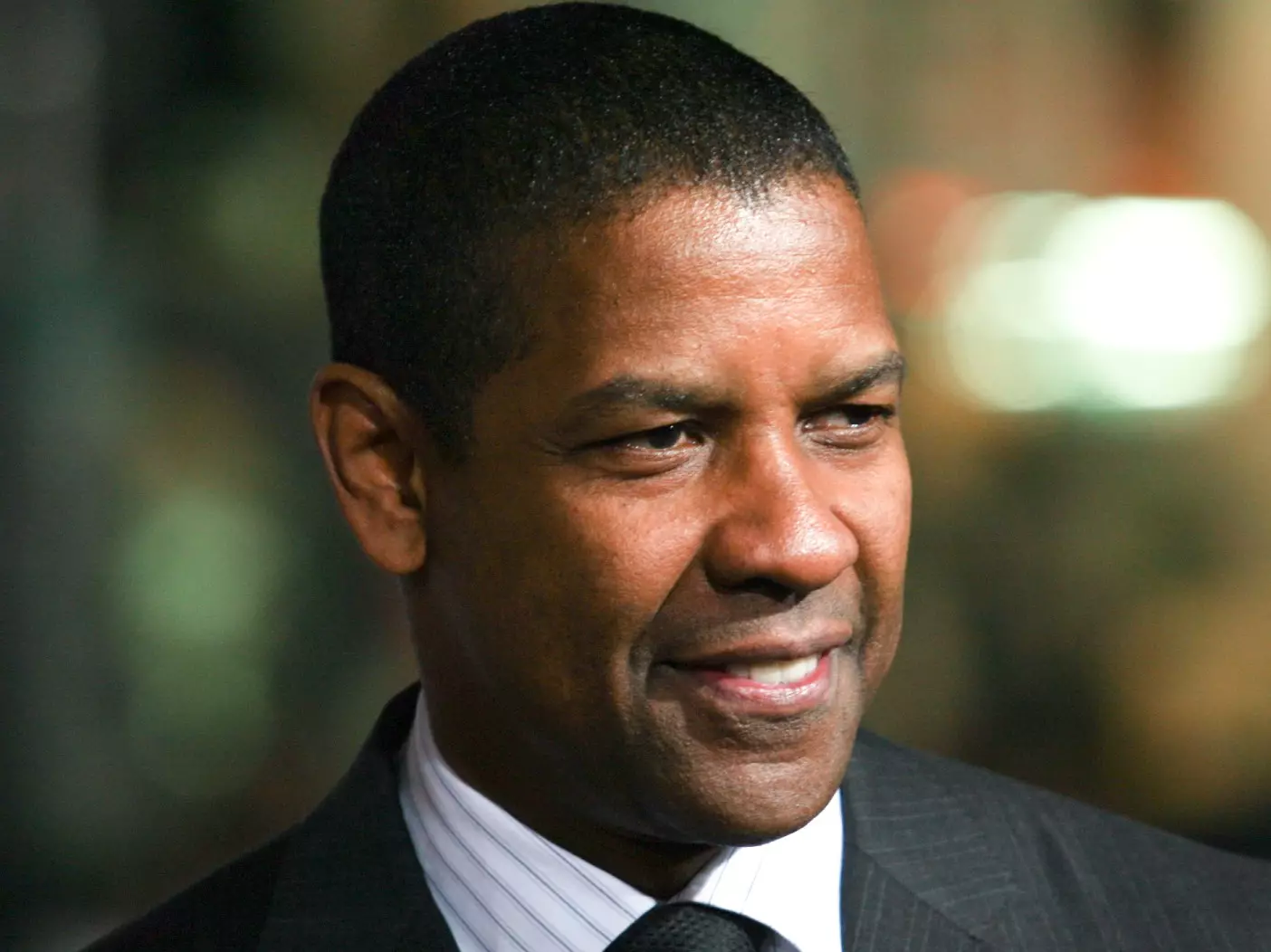 Kumwenyura kwa Denzel Washington Byakoreshejwe Kugaragara Bitandukanye, Reba