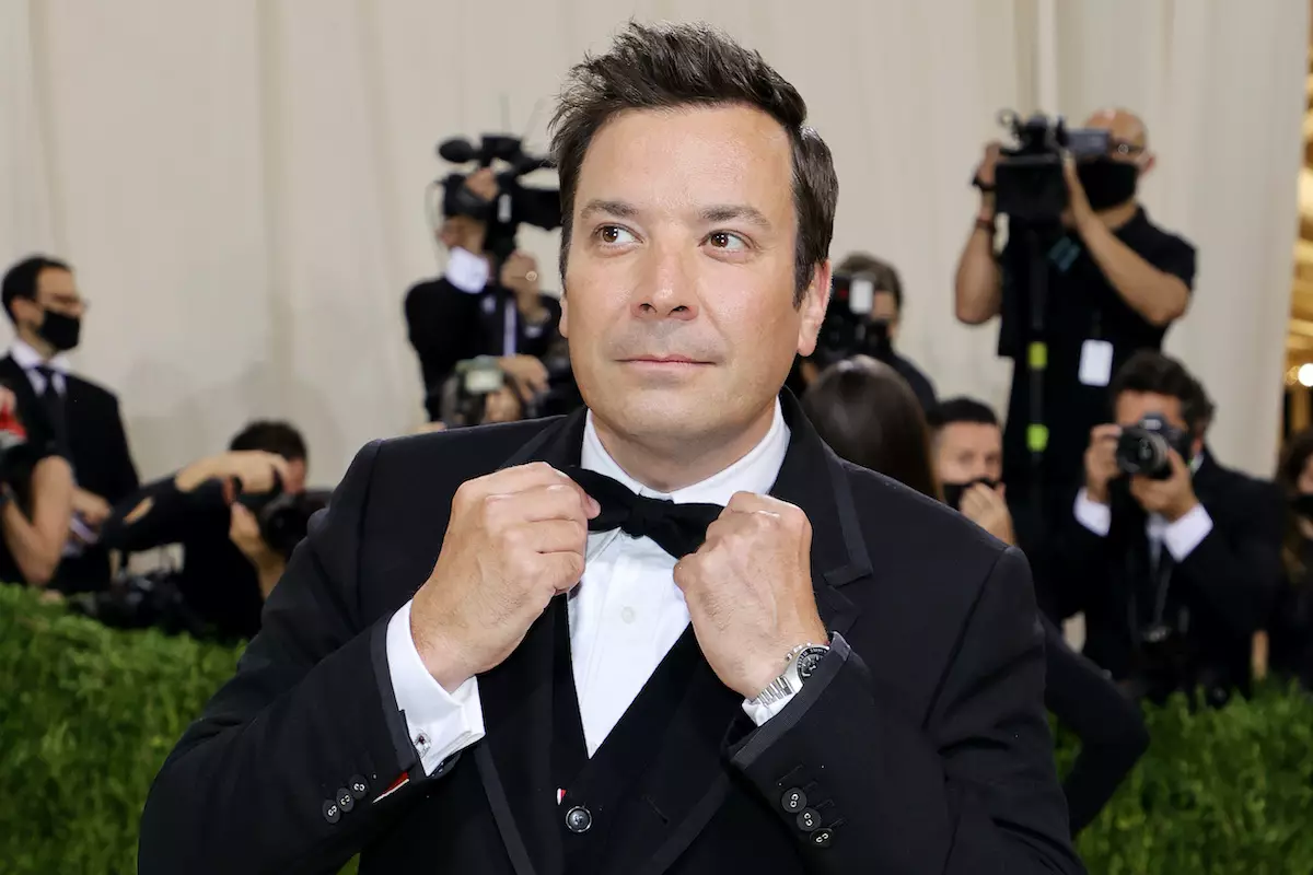 Jimmy Fallon Ho thoe ke Tlas'a Patlisiso ea NBC Bakeng sa "Tikoloho ea Mosebetsi e Chefo" le Bompoli ba 'Frat Boy', Rumor ea Indasteri e re