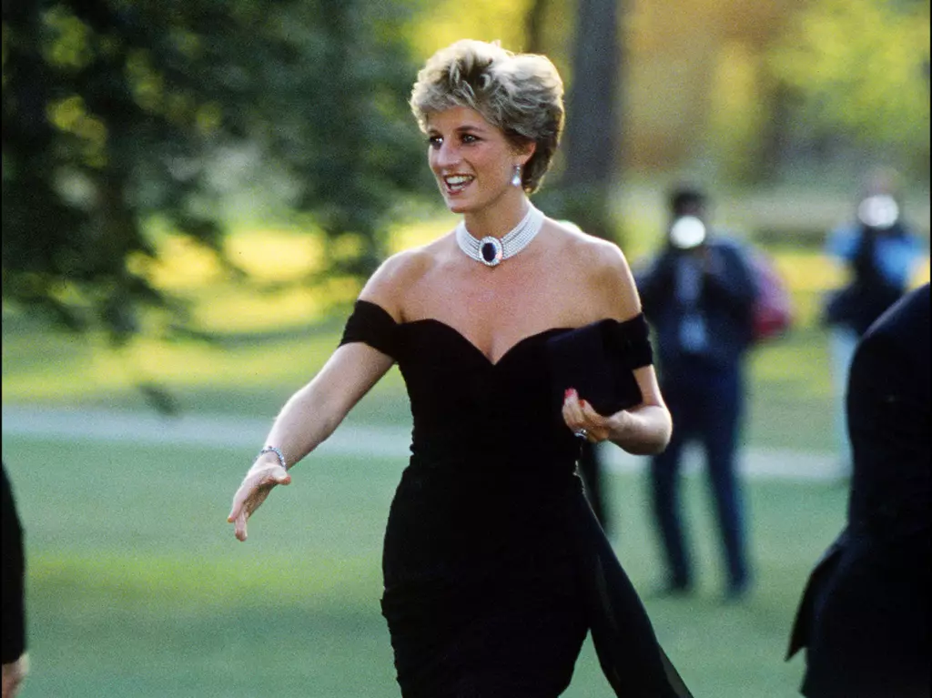 Sheekada ka danbeysa astaantii Princess Diana ee LBD waxay ka badan tahay 'Aargoosiga'