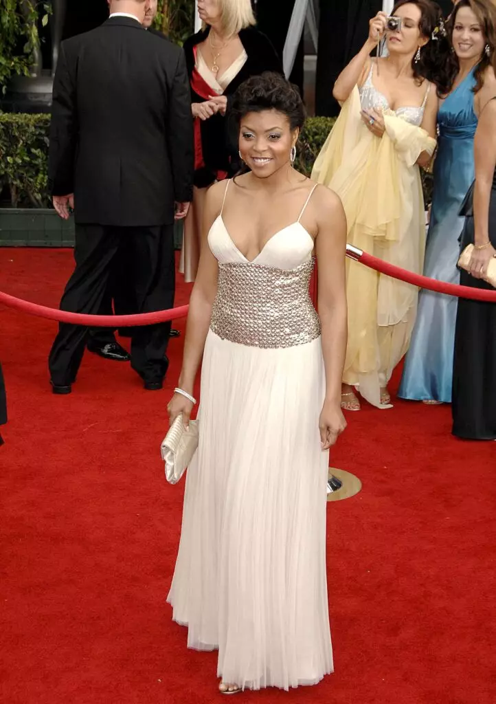 Taraji P. Henson's outfit-keuze tidens earste reade tapyt is in katastrophe fan 'e jierren '00 333_4