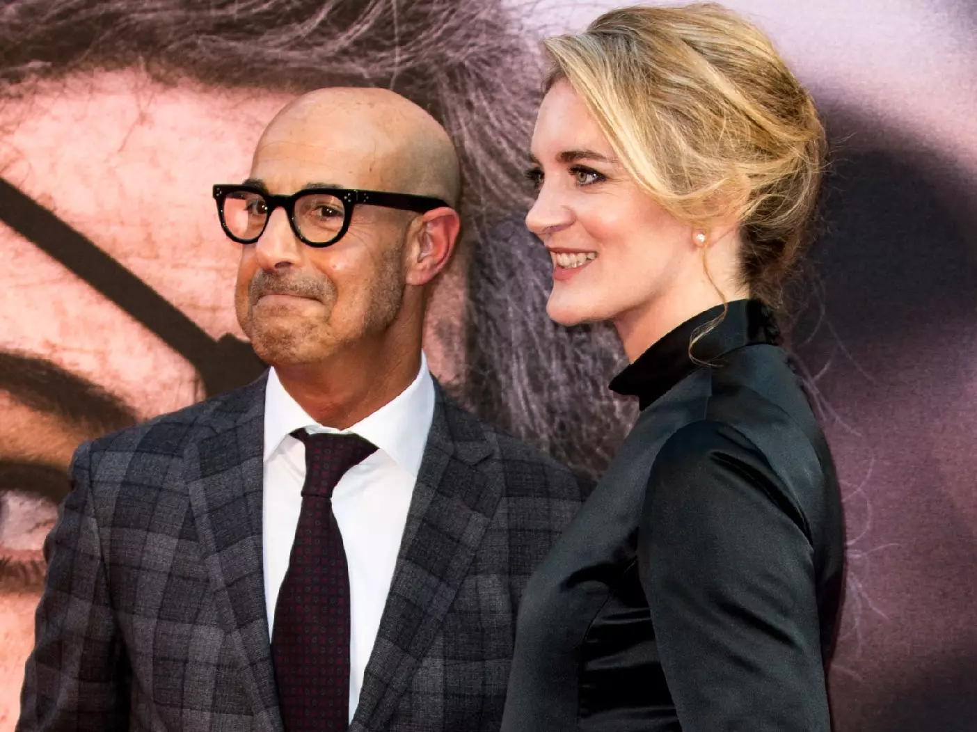 Felicity xaaska Stanley Tucci miyay ka dheer tahay isaga? Sawirrada Rooga Cas Dhammaan U Sheeg