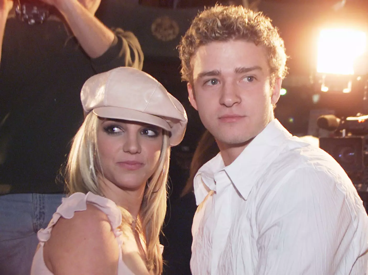 ແຟນໆຂອງ Britney Spears ຮູ້ສຶກເສຍໃຈກັບ Justin Timberlake ສໍາລັບ 'ມີຄວາມເຄັ່ງຕຶງ' ເມື່ອຖືກຖາມກ່ຽວກັບການຖືພາຂອງນາງ