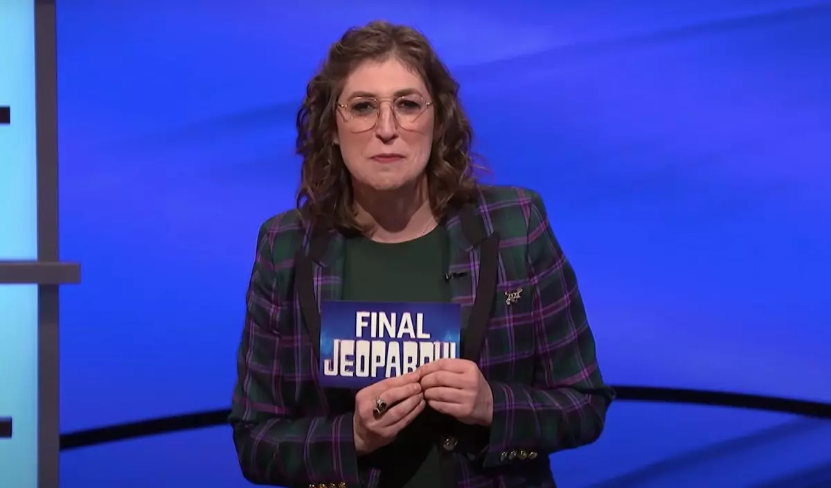 Mayim Bialik Dikabarake Ing Outs Kanthi Produser 'Jeopardy!', Diusir Saka Peran Hosting, Tampilake Gosip Ngomong