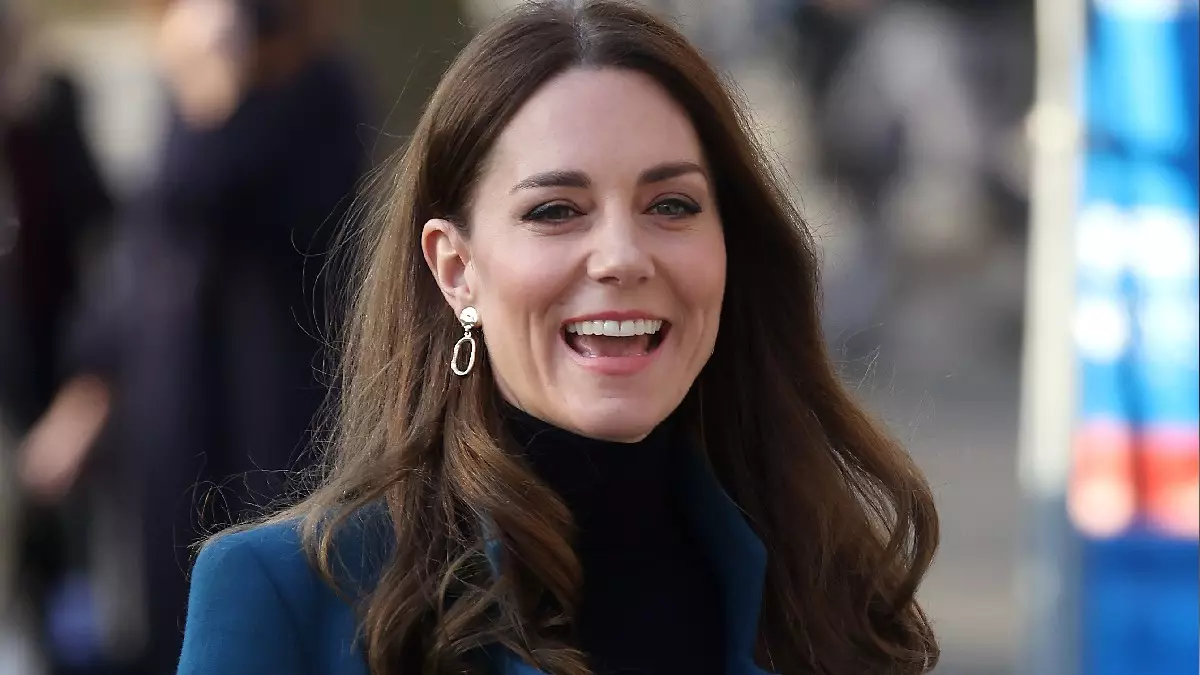 Kate Middleton ស្រឡាំងកាំងក្នុងអំឡុងពេលទៅទស្សនាសារមន្ទីរ Foundlings សូមមើលរូបថត