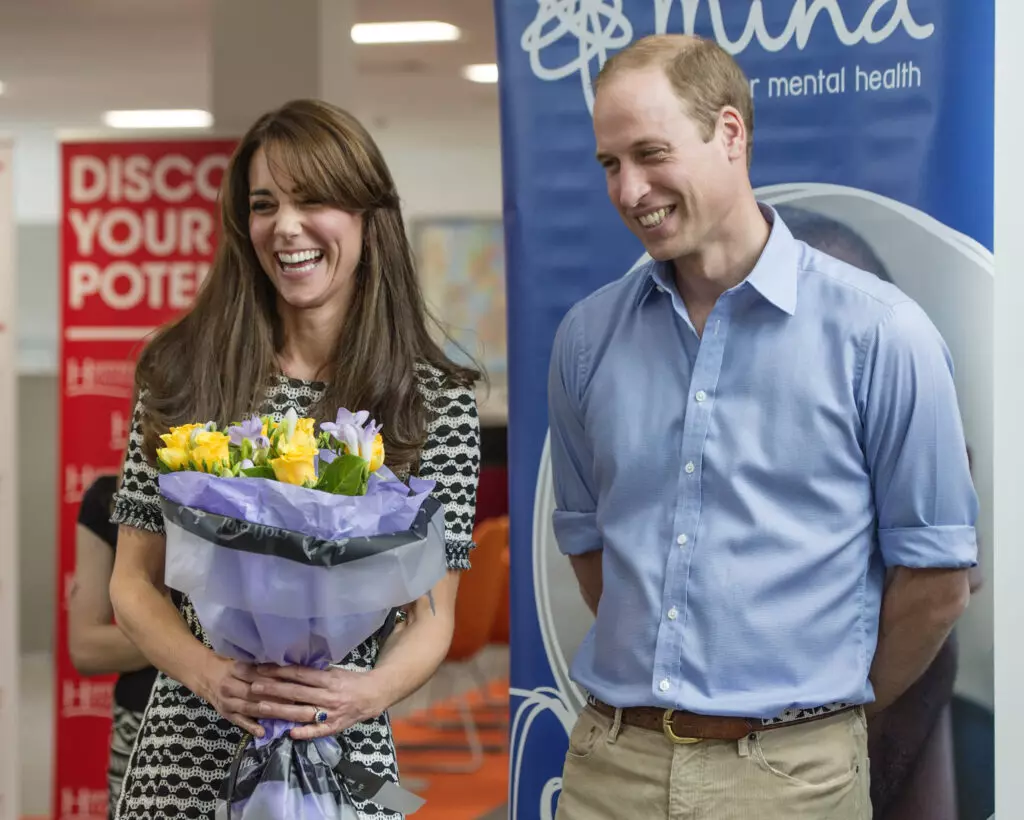 Kate Middleton dan Pangeran William tersenyum bersama