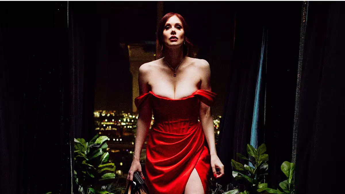 [E ikhethang] Maitland Ward Ateresa 'Frenzied Mess' Litšoantšo tsa Thobalano ho 'Game Of Thrones'