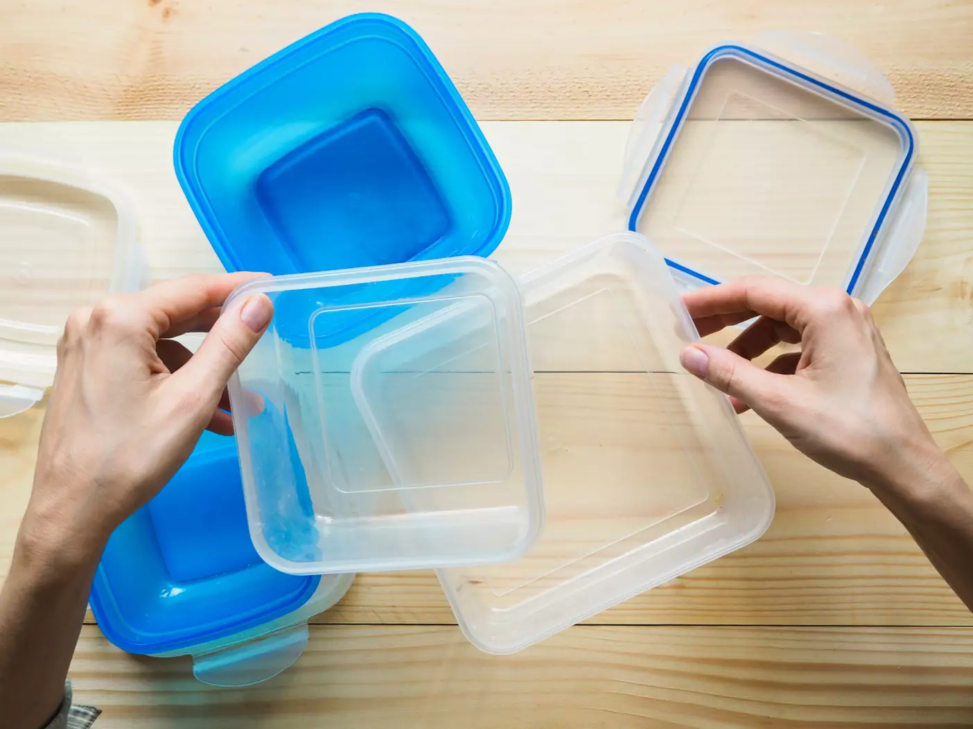 Išmeskite „Tupperware“! – ir dar 8 daiktus savo virtuvėje, kurių reikia kuo greičiau atsikratyti