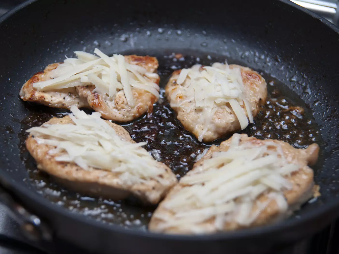 Anjeun Panginten Ngarusak Panci Nonstick Anjeun Tanpa Nyadar