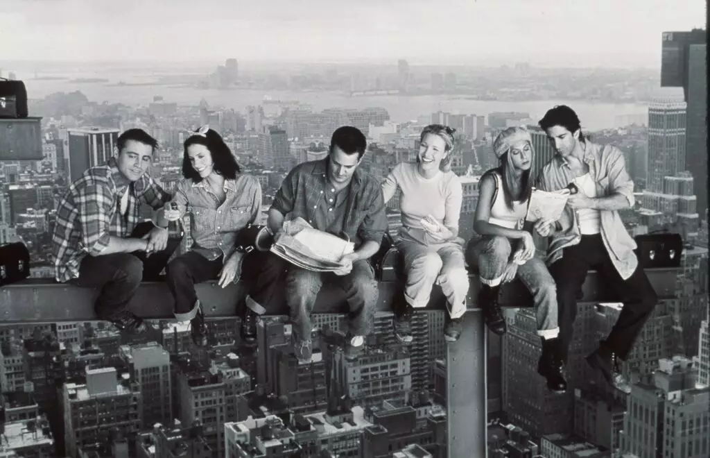 1999 Matthew Perry, Jennifer Aniston, Courteney Cox, Matt Le Blanc, Lisa Kudrow și David Schwimmer, vedeți în ultimul sezon al