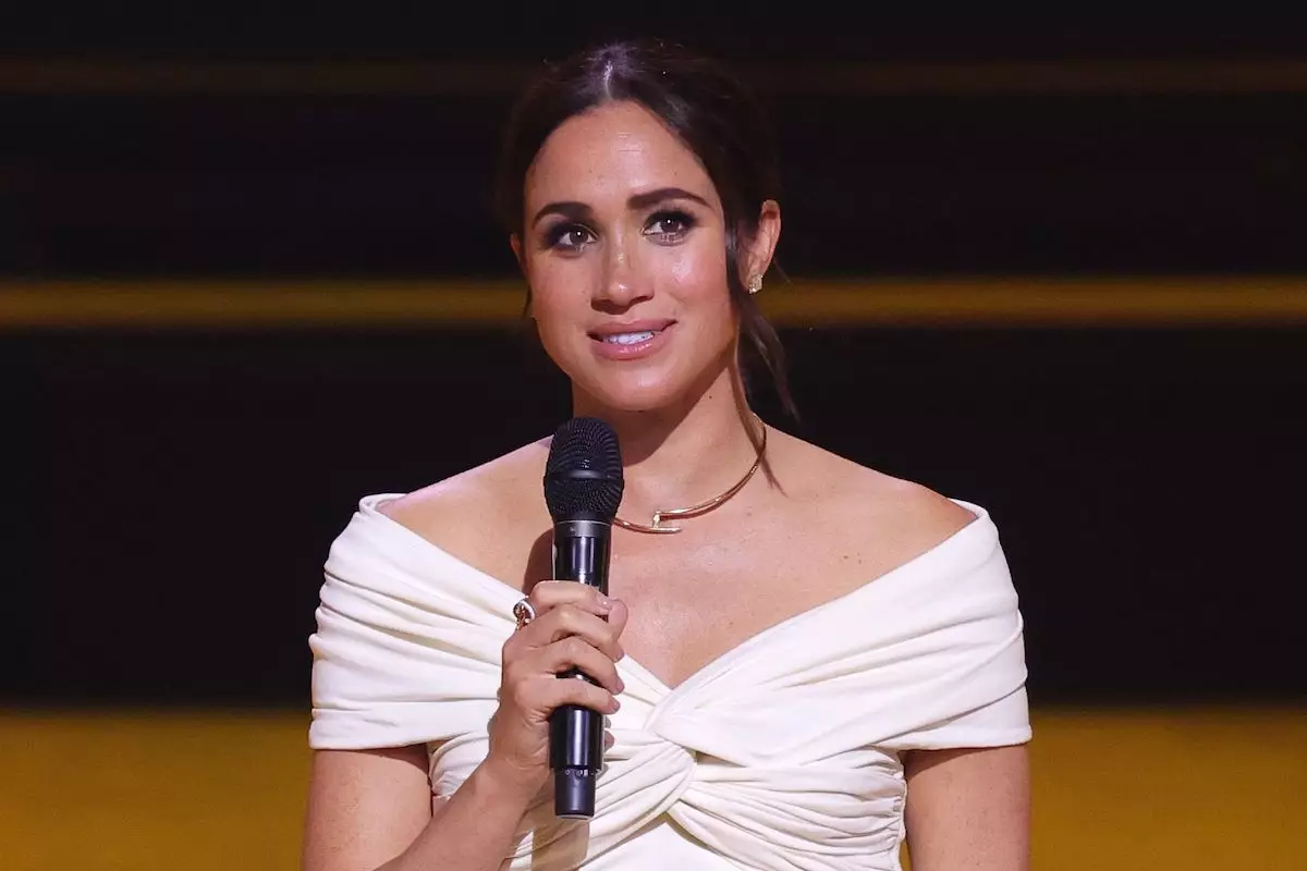 Meghan Markle Tê îdiakirin ku piştî çend mehên ku tê texmîn kirin ku felaket bûne, xwe li Kalîforniyayê girtiye, hewl dide ku hereket bike, rêze gotegotan dibêjin.