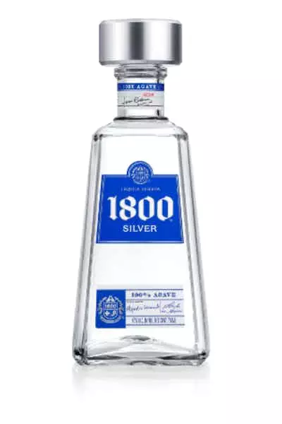 Botlolo ea Tequila ea silevera ea 1800.