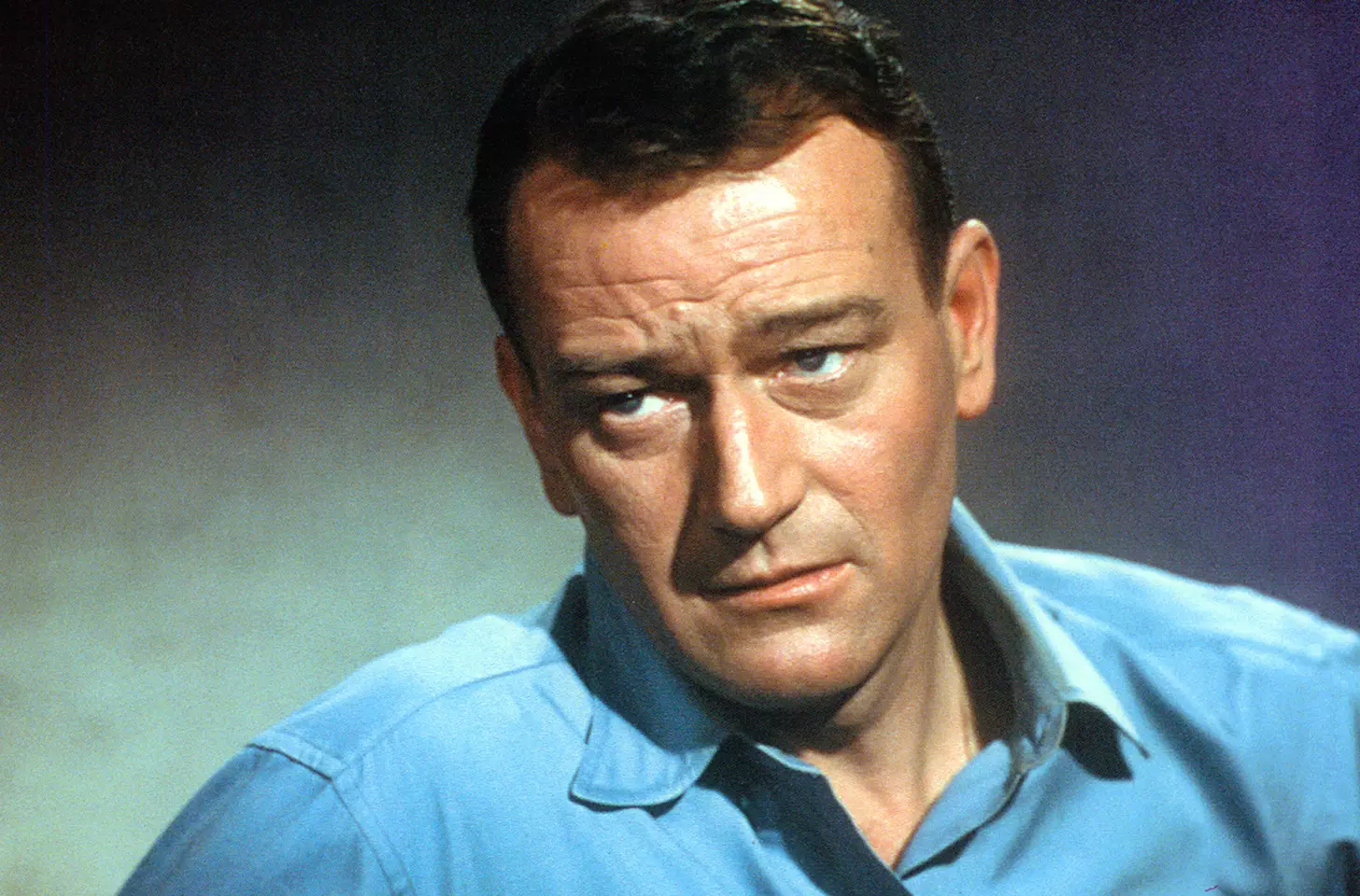 John Wayne je poskušal napasti Indijanko, ki je leta 1973 zavrnila nagrado oskarja Marlona Branda