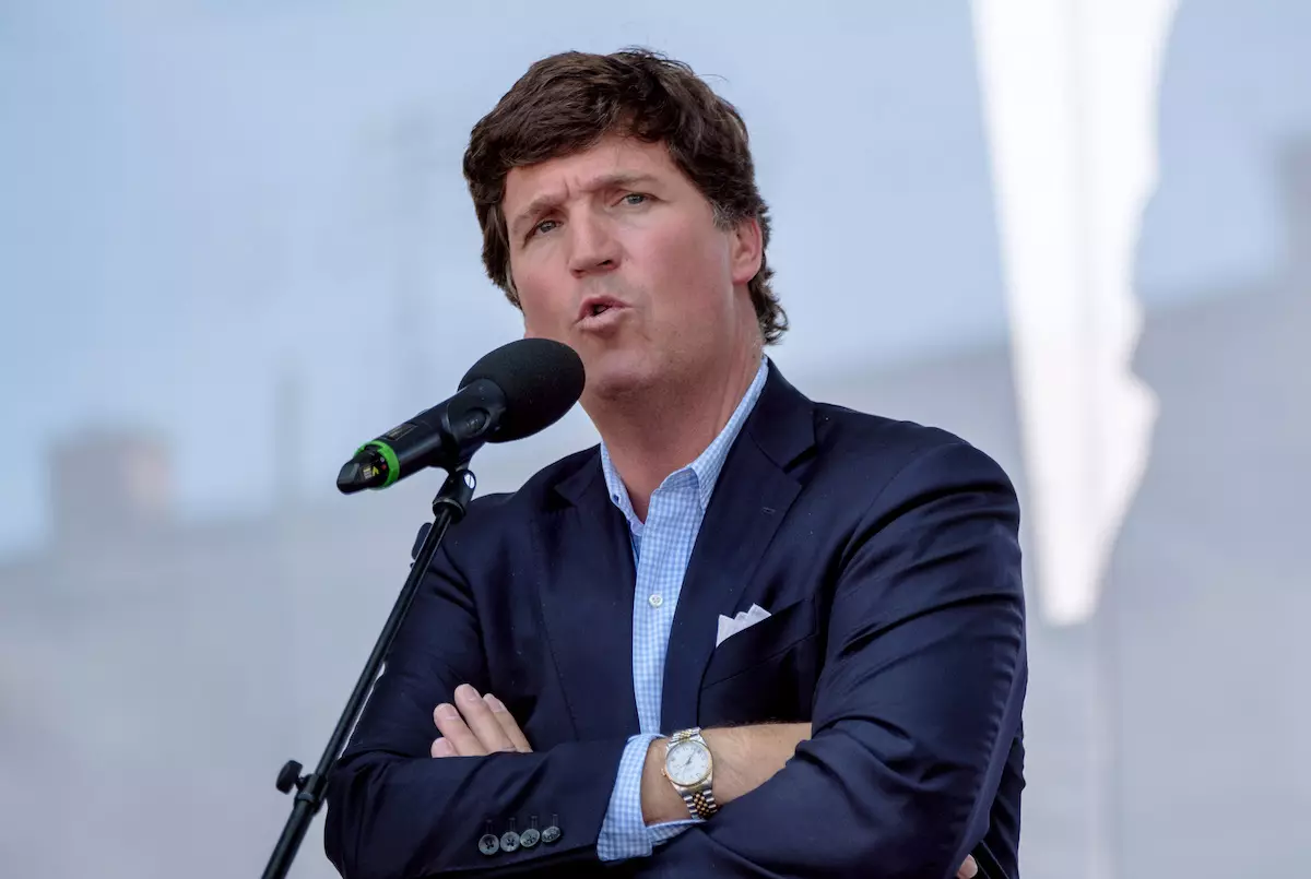 Tucker Carlson Dituduhake Meksa Fox News Anchors Mudhun Ing Serangkaian Keberangkatan Jaringan Jeneng Gedhe