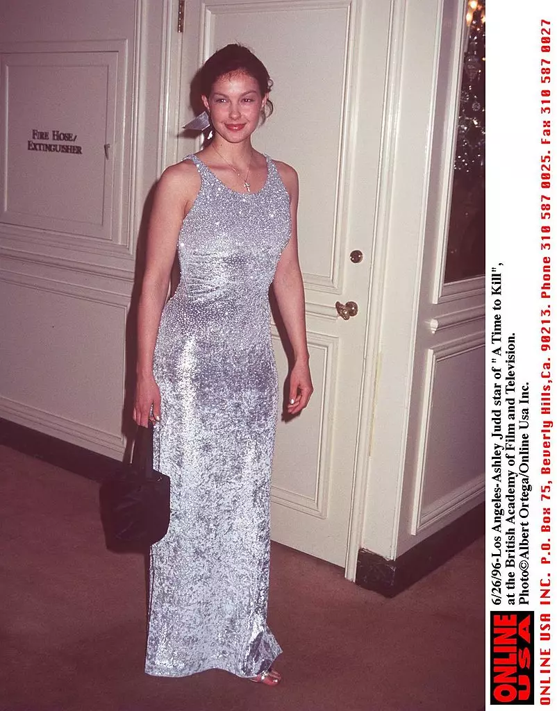 Ashley Judd's Foom-ku habboon Roogga Cas ee Qaab-ku-habboon ayaa ah Dhiirigelinta Hablahayada Curvy 77_4