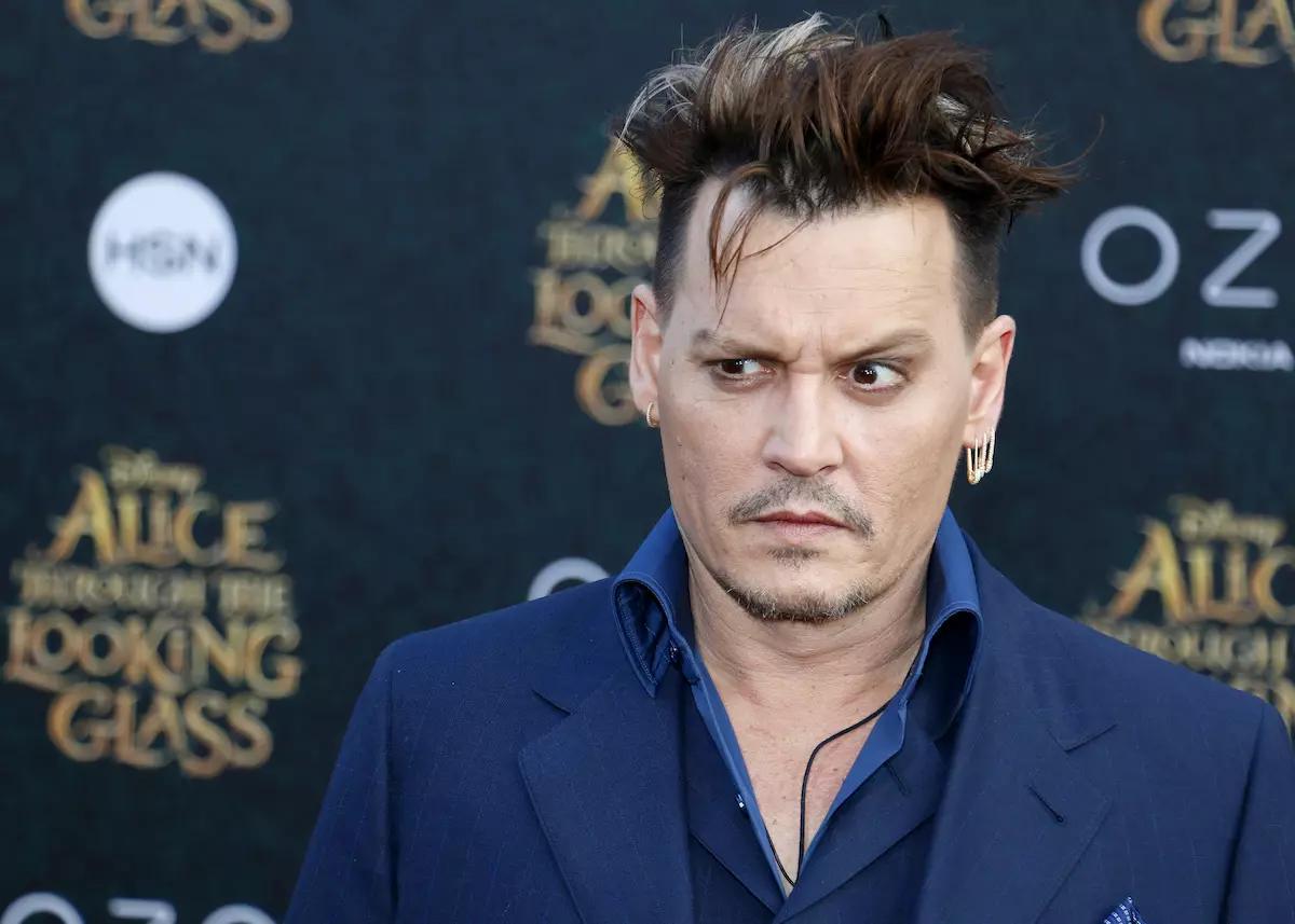 'Ngozi na Mifupa' Johnny Depp Inaonekana Kama yuko kwenye 'Safari Yake ya Mwisho'?