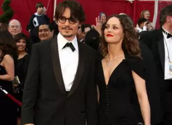 Johnny Depp Mahu Vanessa Paradis Kembali?