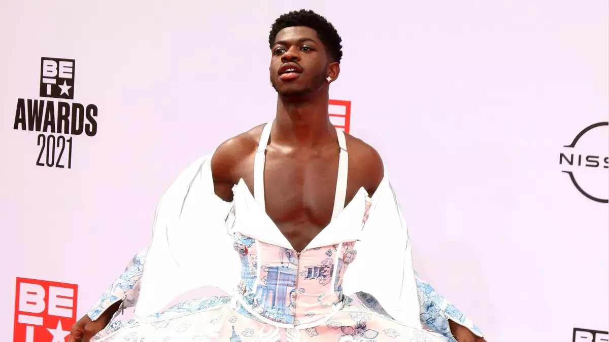 Lil Nas X Memainkan 'Gambar Gay' Untuk Ketenaran?